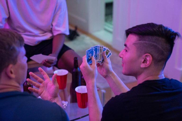UNO: Understanding 'Shuffle Hands UNO' & Gameplay - Unigamesity